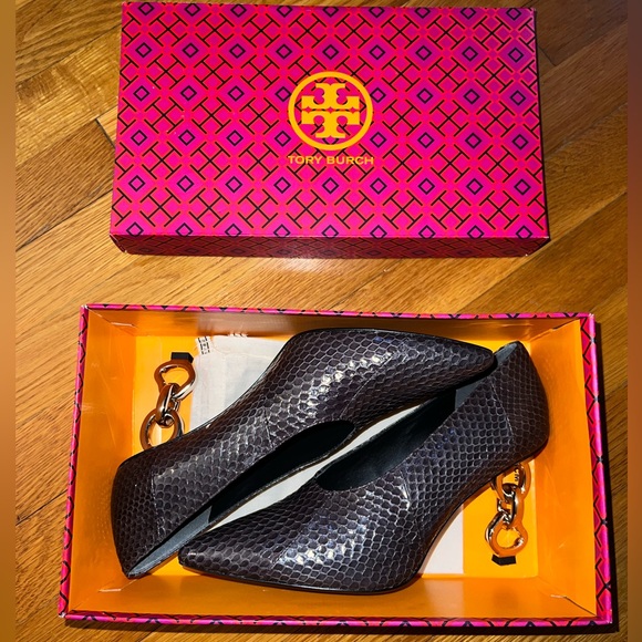 Tory Burch | Shoes | Tory Burch Watersnake Chain Pump | Poshmark